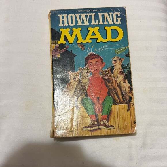 Signet | Accents | Howling Mad By Albert B Feldstein Signet 967 | Poshmark